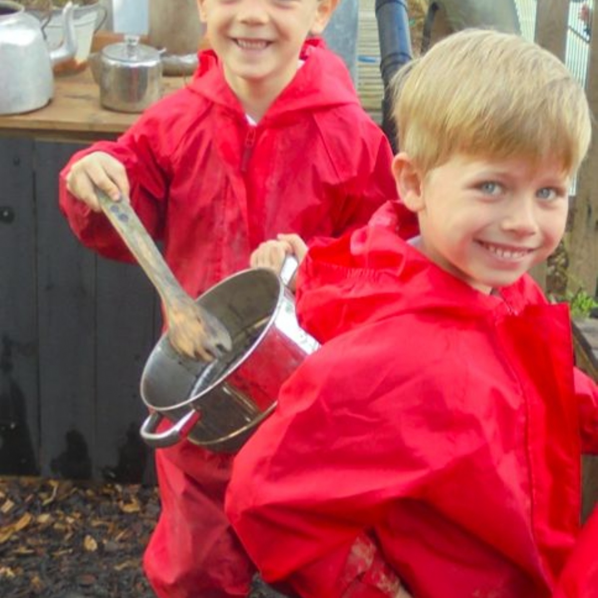 Modbury Primary School - Mud Kitchen