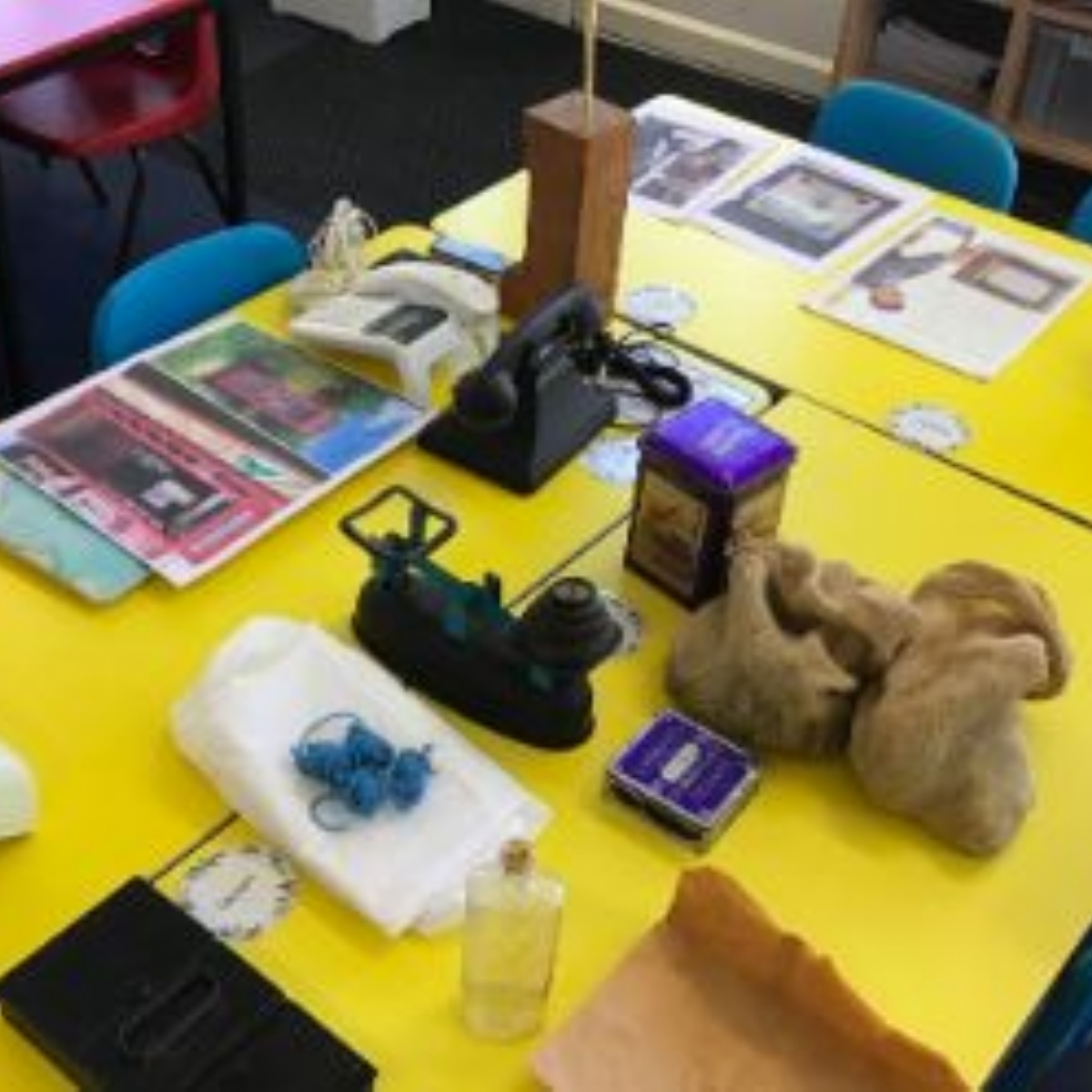 Modbury Primary School - History visitors